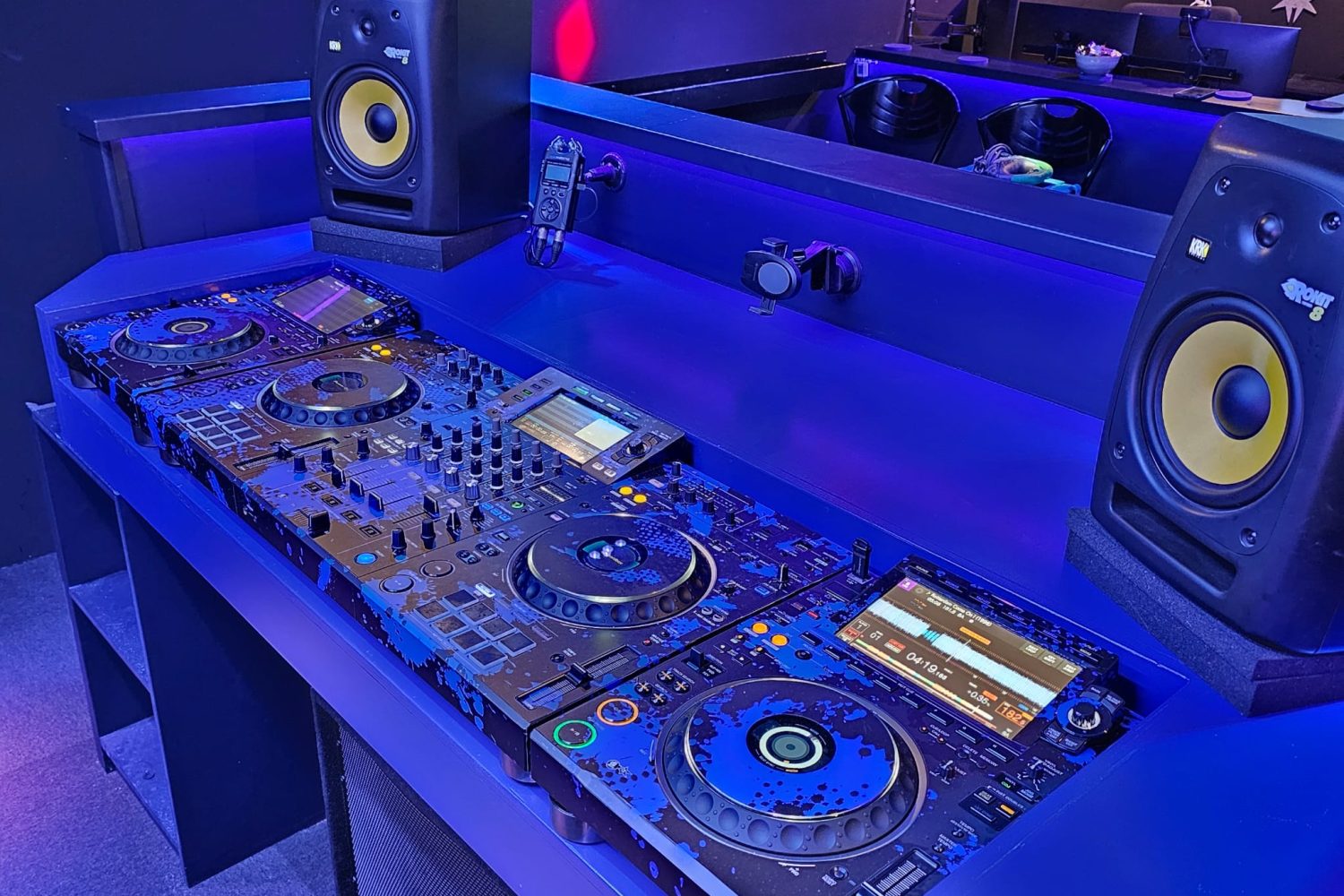 Een betaalbare DJ studio huren | RH Studios